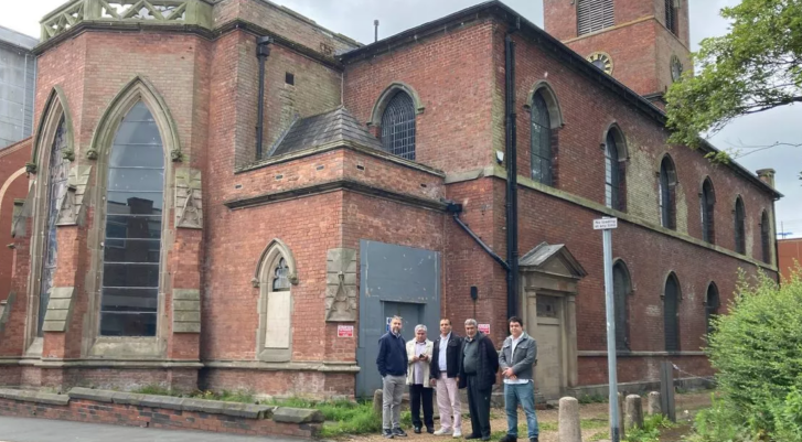 Grave concerns met with roaring silence on the far right | Searchlight